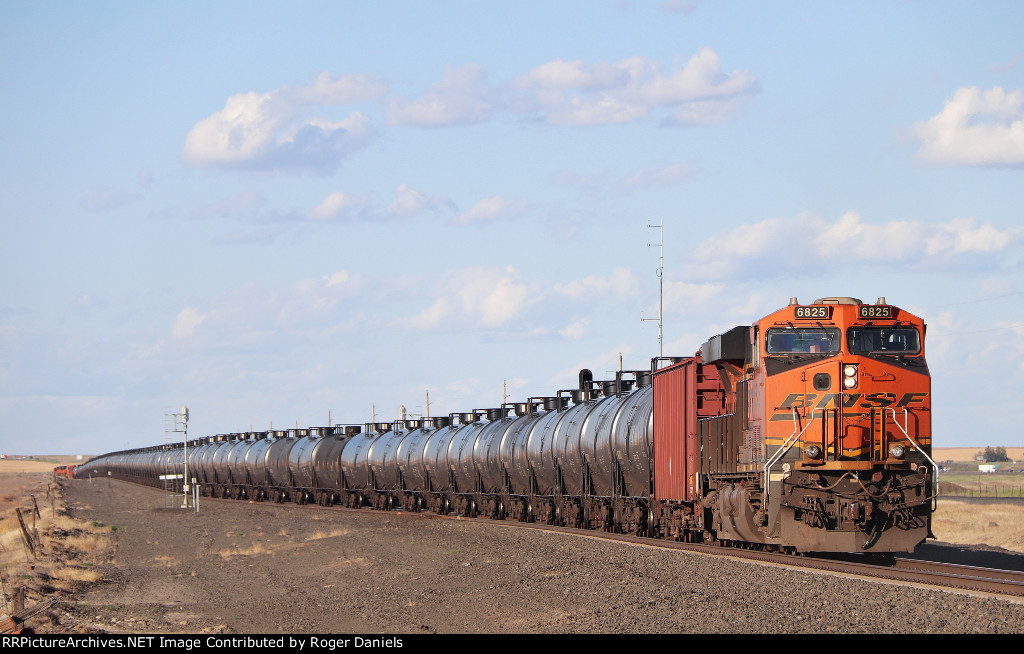 BNSF 6825